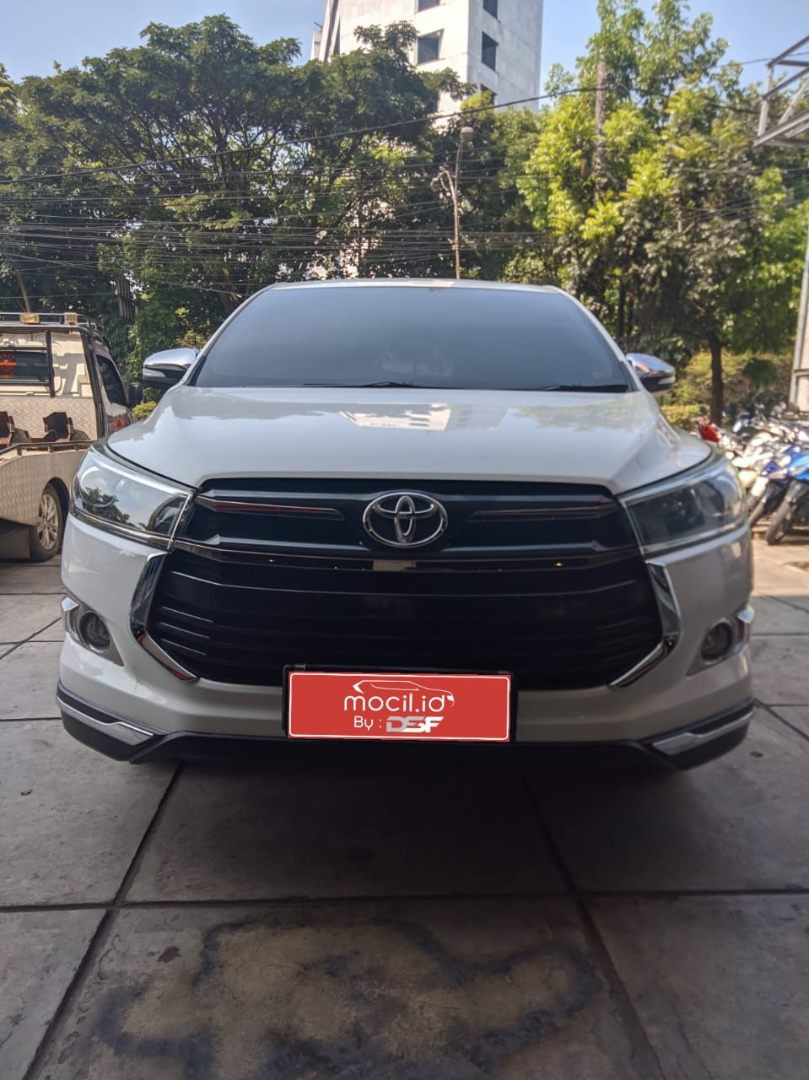 Mobil TOYOTA INNOVA 2.4L VENTURER DIESEL AT 2017 - Mocil.id