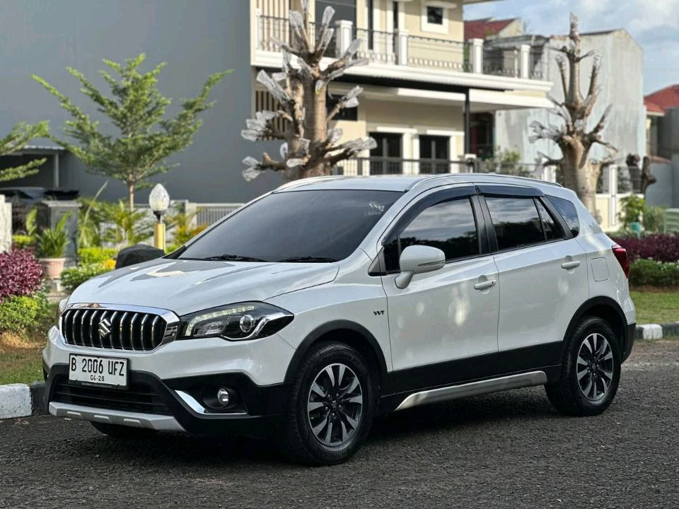 Mobil Suzuki SX4 1.5L S-Cross Automatic 2018 - Mocil.id