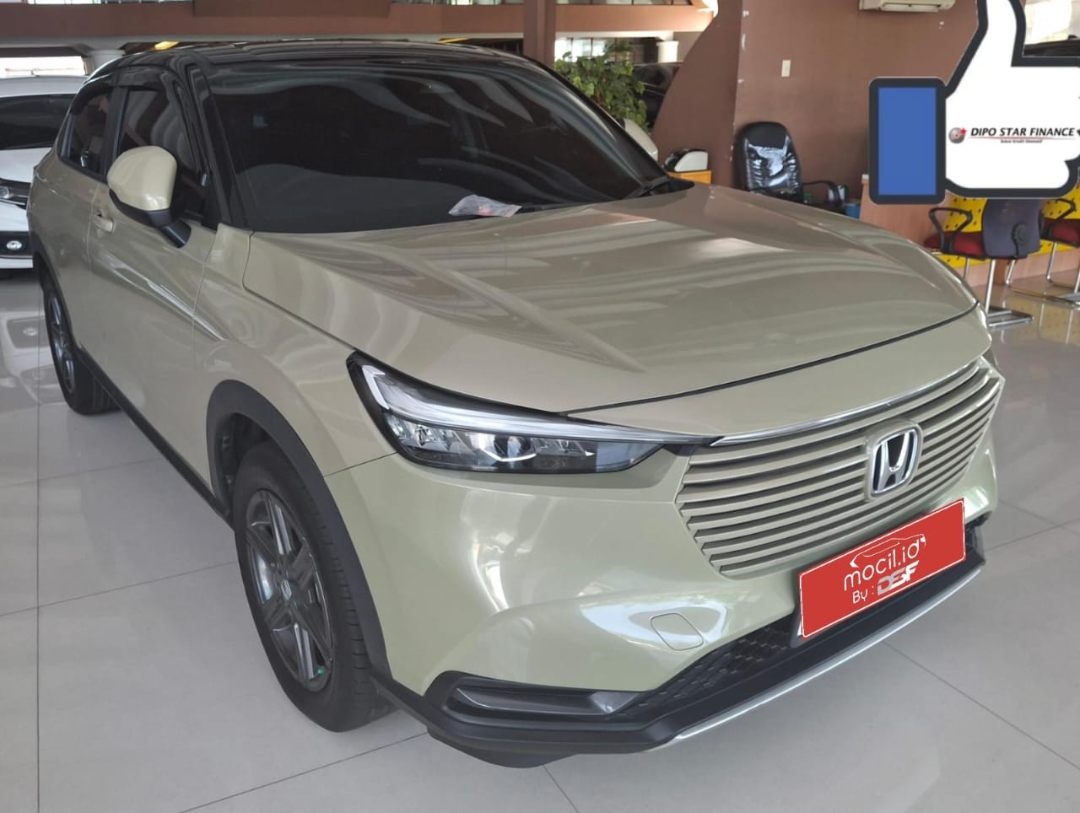Mobil HONDA HR-V 1.5 E TWO TONE AT 2023 - Mocil.id