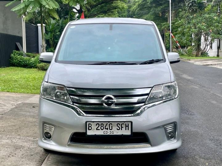 Mobil Nissan Serena 2.0L HWS Automatic 2015 - Mocil.id