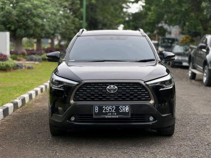 Mobil Toyota Corolla Cross 1.8L HV Automatic 2020 - Mocil.id