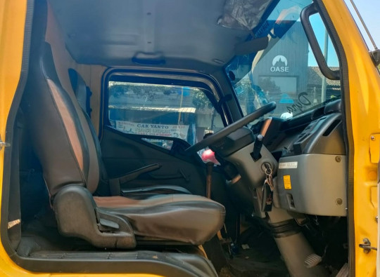 Mobil MITSUBISHI FUSO CANTER 4.0L FE74 HDV MT 2018 - Mocil.id