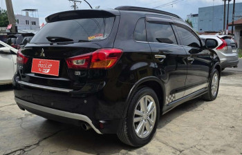 Mobil MITSUBISHI OUTLANDER 2.0L PX AT 2017 - Mocil.id