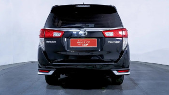 Mobil TOYOTA INNOVA 2.4L VENTURER DIESEL AT 2020 - Mocil.id