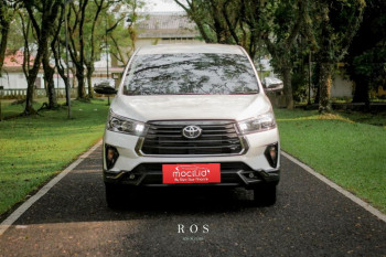 Mobil TOYOTA INNOVA 2.4L VENTURER DIESEL AT 2021 - Mocil.id
