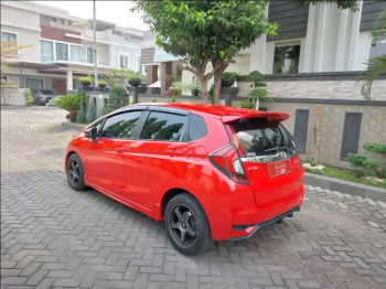 Mobil HONDA JAZZ 1.5L RS CVT 2017 - Mocil.id