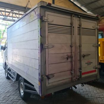 Mobil ISUZU TRAGA 2.5L BOX ALUMINIUM DIESEL MT 2022 - Mocil.id