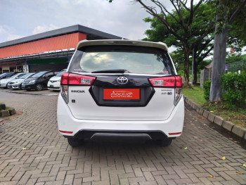 Mobil TOYOTA INNOVA 2.0L V LUX BENSIN AT 2021 - Mocil.id