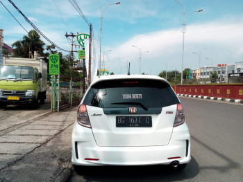 Mobil HONDA JAZZ GE8 1.5E CKD AT 2014 - Mocil.id