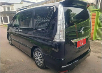 Mobil NISSAN SERENA 2.0L HWS AUTECH AT 2017 - Mocil.id
