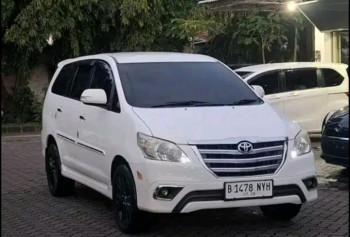 Mobil Toyota Innova 2.5L V Diesel Automatic 2015 - Mocil.id