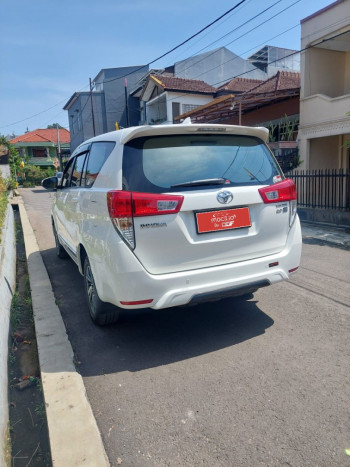 Mobil TOYOTA INNOVA REBORN 2.0 V LUX AT 2021 - Mocil.id