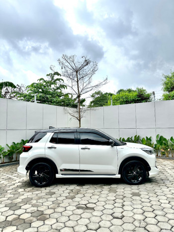 Mobil TOYOTA RAIZE GR TURBO TWO TONE 1.0L AT 2022 - Mocil.id