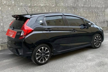 Mobil HONDA JAZZ 1.5L RS CVT AT 2017 - Mocil.id