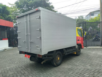 Mobil MITSUBISHI FUSO CANTER FE71 110PS ENGKEL BOX ALUMINIUM PINTU ...