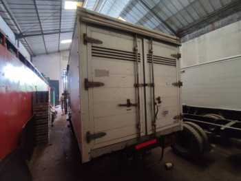Mobil ISUZU ELF NMR71 2.8L BOX ALUMINIUM MT 2021 - Mocil.id