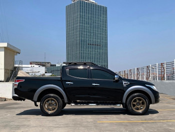 Mobil MITSUBISHI TRITON 2.4L EXCEED DC AT 2016 - Mocil.id