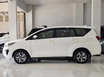 Mobil TOYOTA INNOVA TYPE V AT 2.4L 2022 DIESEL - Mocil.id